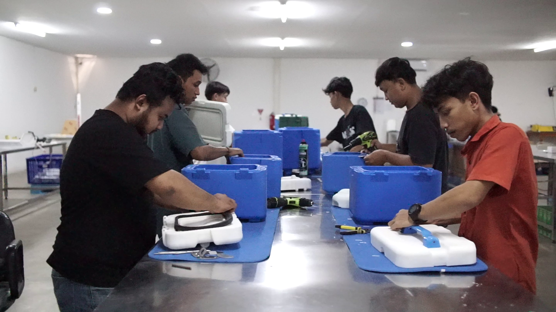 Apa Itu Cool Box Vaccine Carrier & Manfaatnya untuk Dunia Kesehatan ...